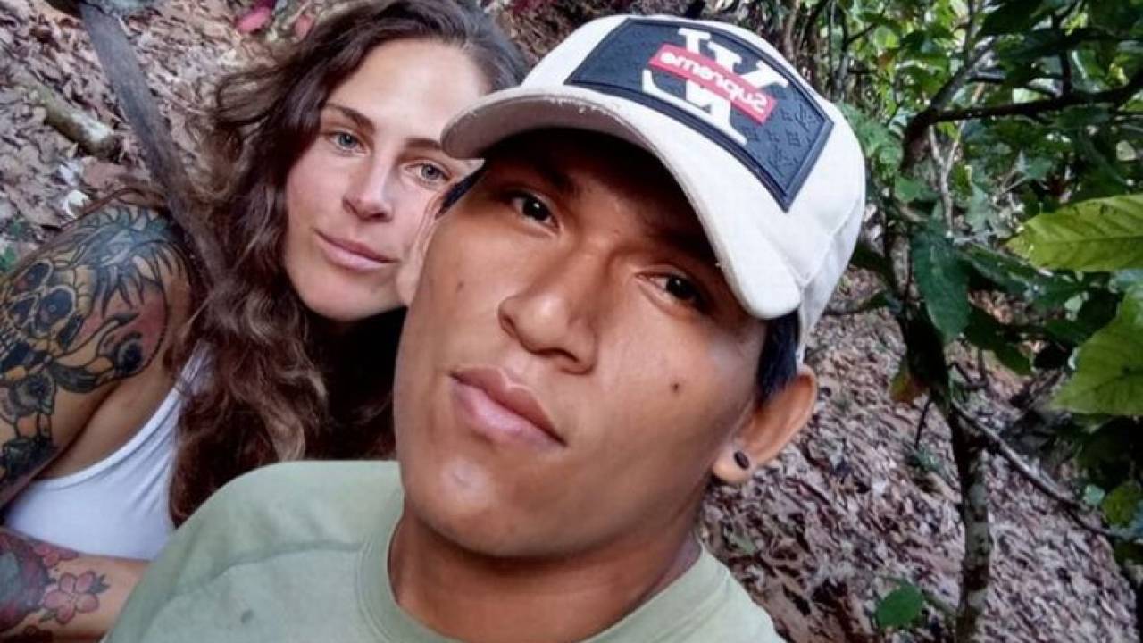 Британка сбежала из города в джунгли к нищему парню